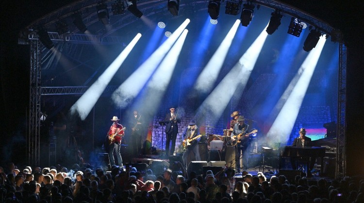 Normaal 50 jaar later in uitverkocht Openluchttheater Lochem ...